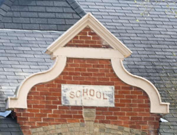 Elgin's Red Brick Schoolhouse - Art and Architectural History