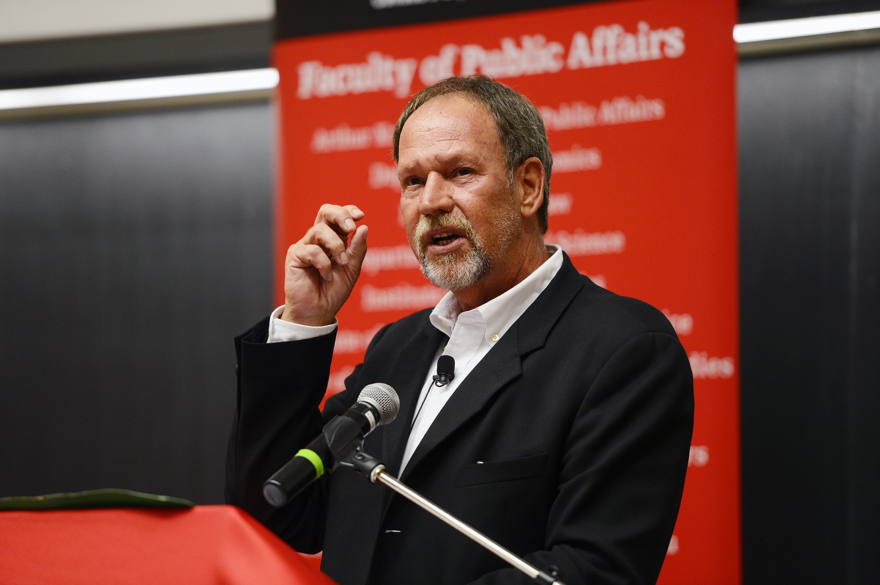 Allan Gregg makes political waves - Arthur Kroeger College