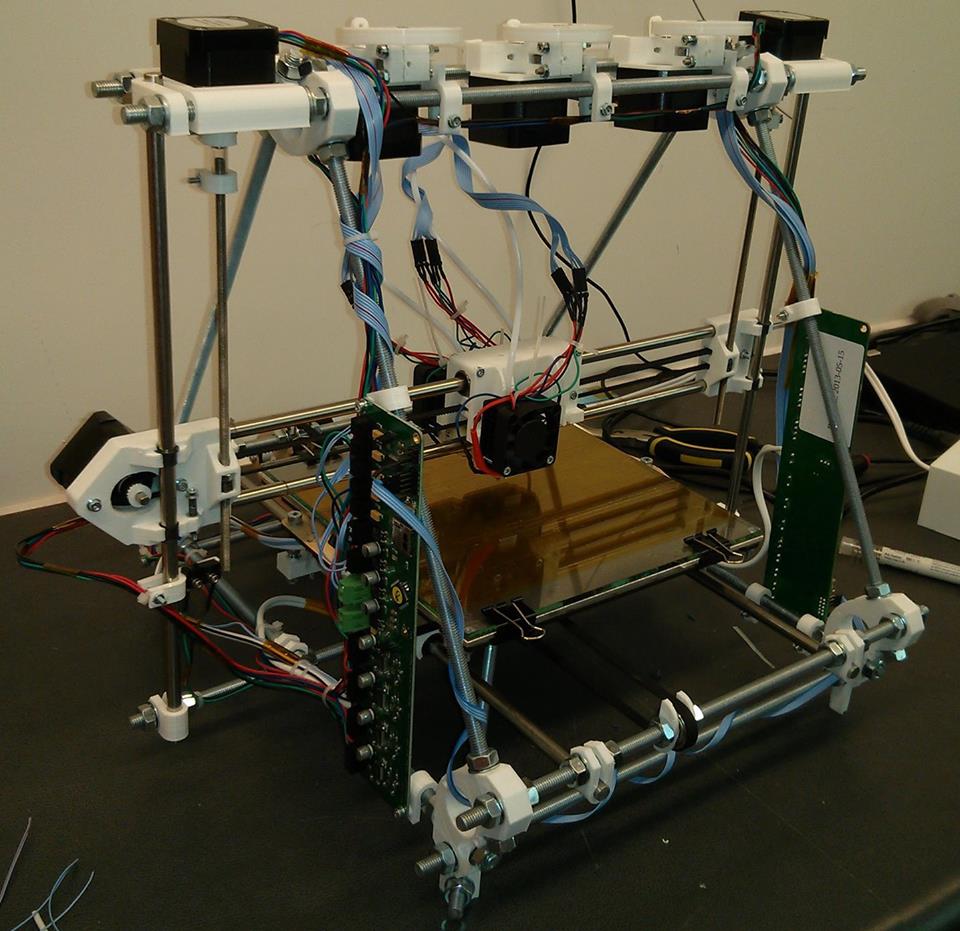 Custom Multimaterial 3D Printer - CEntre for SElf-Replication (CESER ...