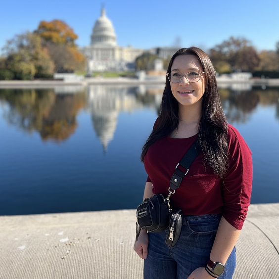 Victoria Pelky - Curatorial Studies