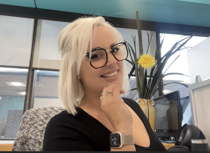 Dr. Lindsay Richardson, working on student success in PSYC1001 ...