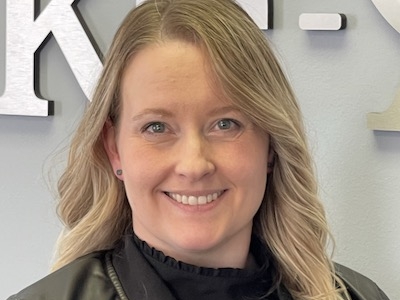 Jen Garden Receives the Simone Joyaux Memorial Award - MPNL